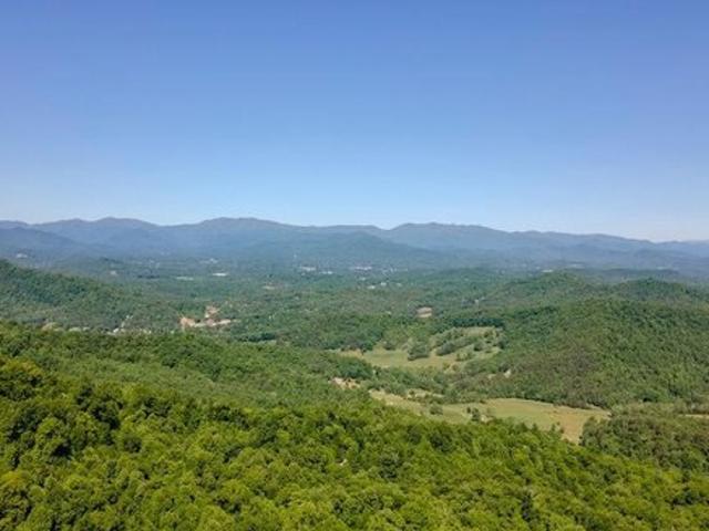 835 Hemlock Falls Rd, Franklin, NC 28734