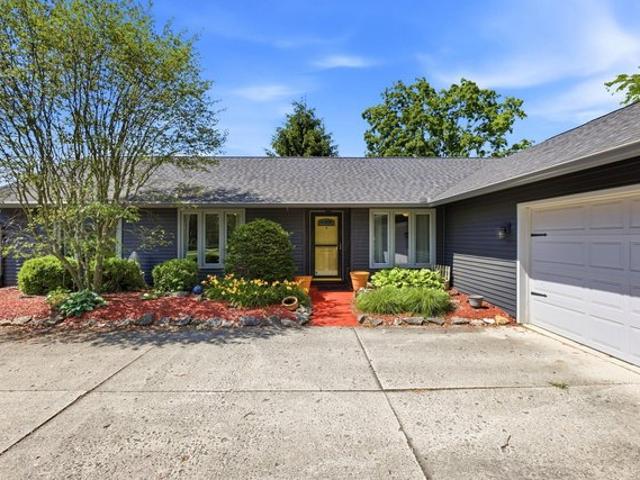 835 Loire Valley Cir, Marion, OH 43302