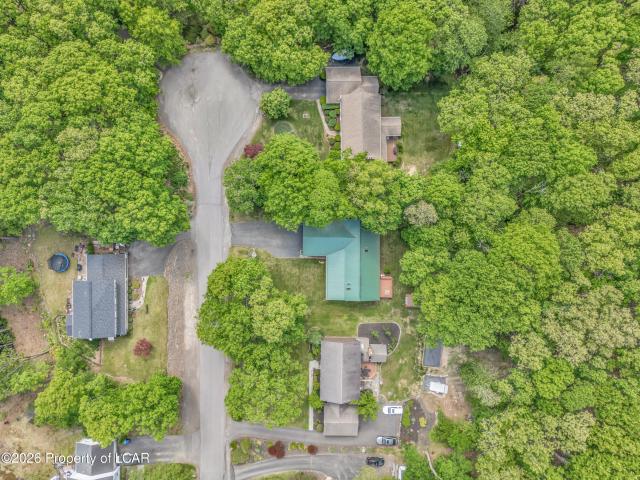 835 Lakeview Drive