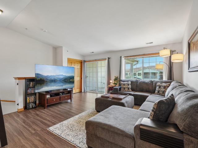 835 Lannon Ter, Unit 1202