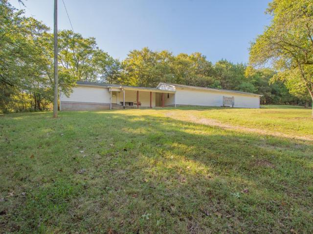 835 Lewisburg Hwy