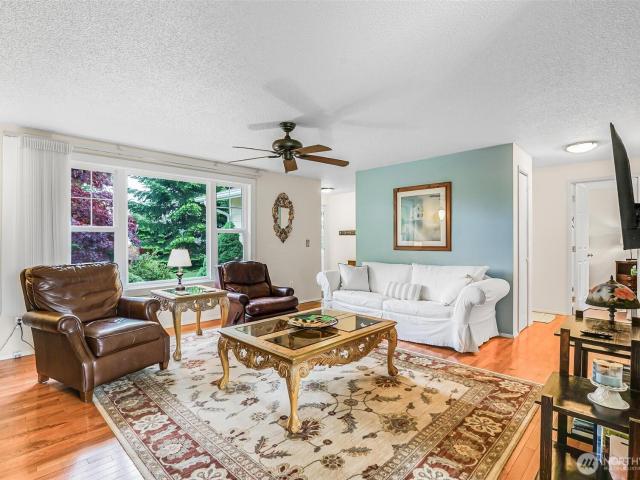 835 Livingston Bay Shore Drive
