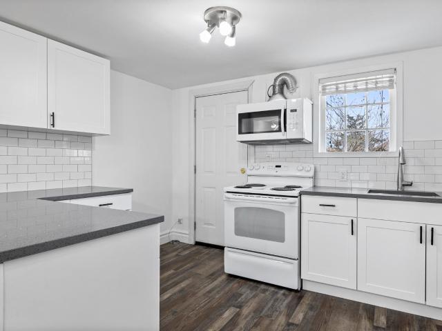 835 Moy Ave, 2 beds, 1 full bath