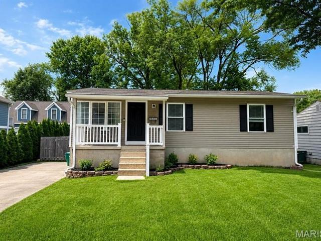 835 N Forest Ave, Saint Louis, MO 63119