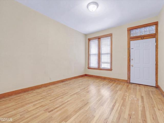 835 N Maplewood Avenue # 3R