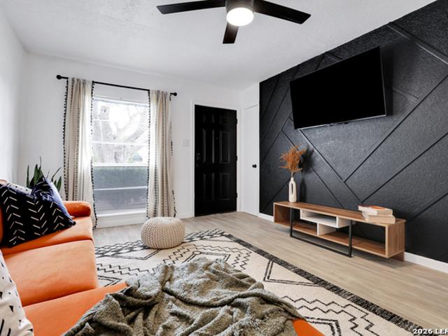 835 S Brownleaf