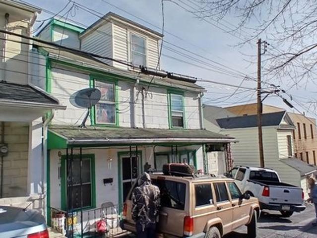 835 W Wood St, Coal Township, PA 17866