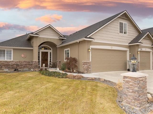 835 W Heather Woods Dr, Nampa, ID 83686