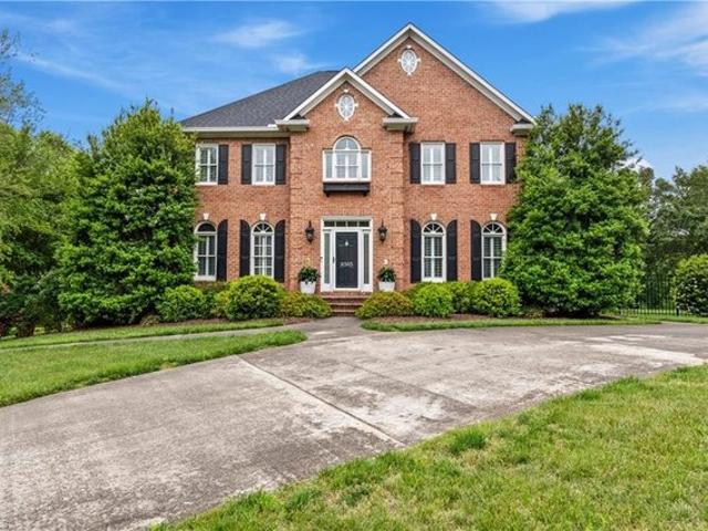 8365 Lismore St, Clemmons, NC 27012