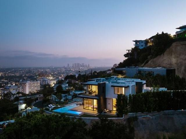 8366 Sunset View Dr, Los Angeles, CA 90069