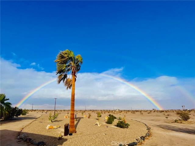 83683 Amboy Rd, Twentynine Palms, CA 92277 | MLS #JT26064 | Compass