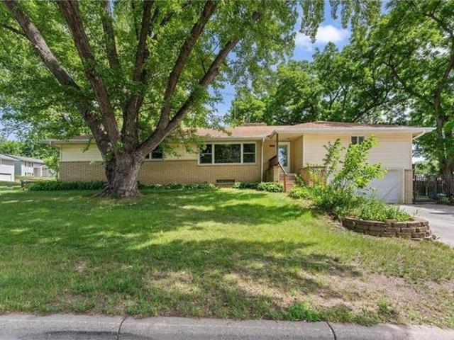8360 Cedar St, Rockford, MN 55373