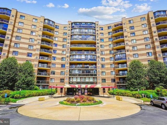8360 Greensboro Dr Unit 524, McLean, VA 22102