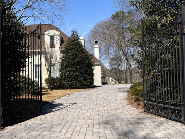 8360 Jett Ferry Rd, Sandy Springs, GA 30350 | MLS #10700