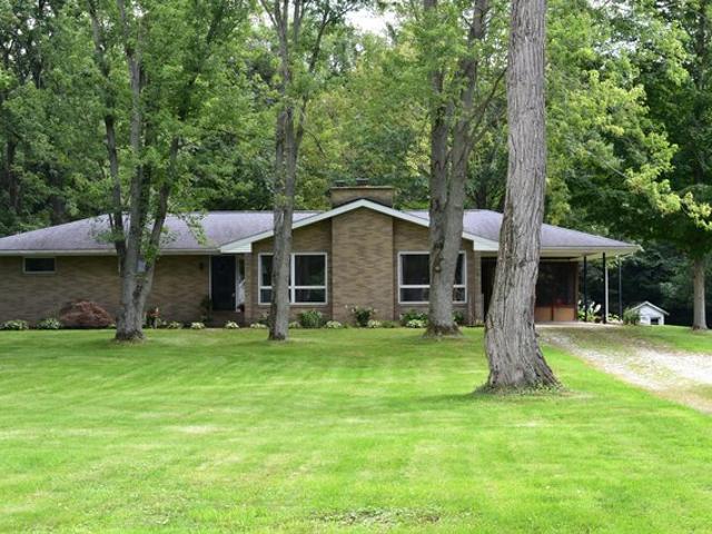 8361 Pucker St, Berrien Center, MI 49102