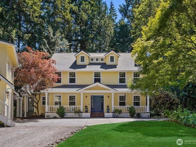 8363 NE Sumanee Pl, Bainbridge Island, WA 98110