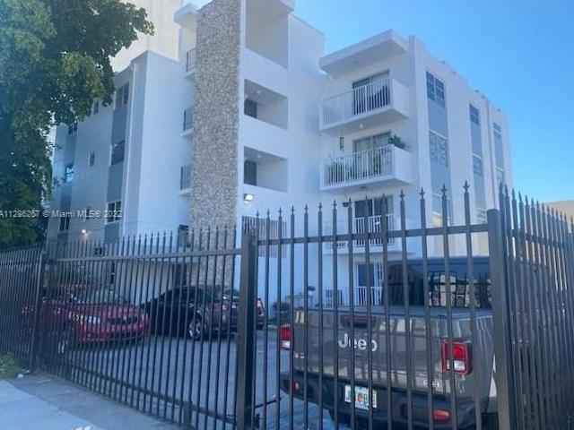 836 1st St SW #103, Miami, FL 33130
