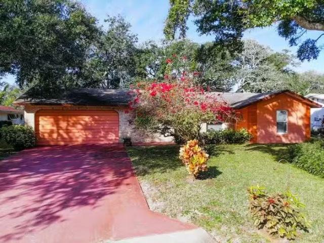 836 Cooper Centrally Located Between 3rd Ave & Flagler Avenu.