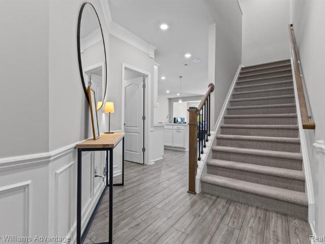 836 Addison Circle
