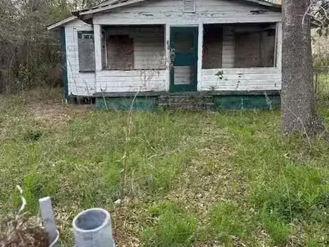 836 GARRISON AVE, PRICHARD, AL 36610 Single Family Residence F.