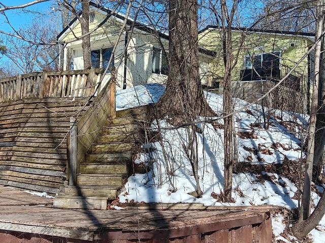 836 E Poquonnock Drive
