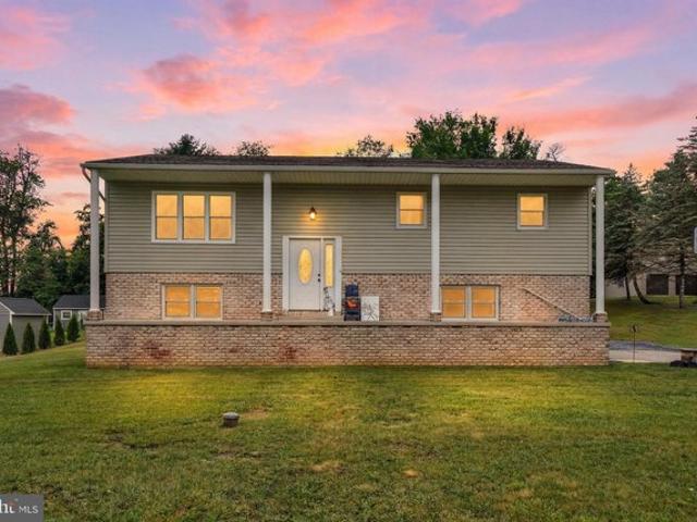 836 Elham Dr, York, PA 17406