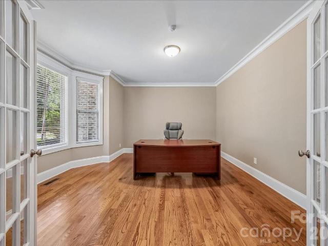 836 Elizabeth Lane
