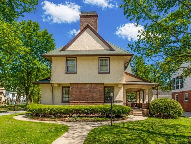 836 N 67th St, Wauwatosa, WI 53213