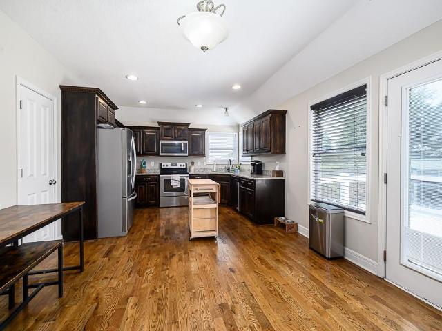 836 N Oak Terrace