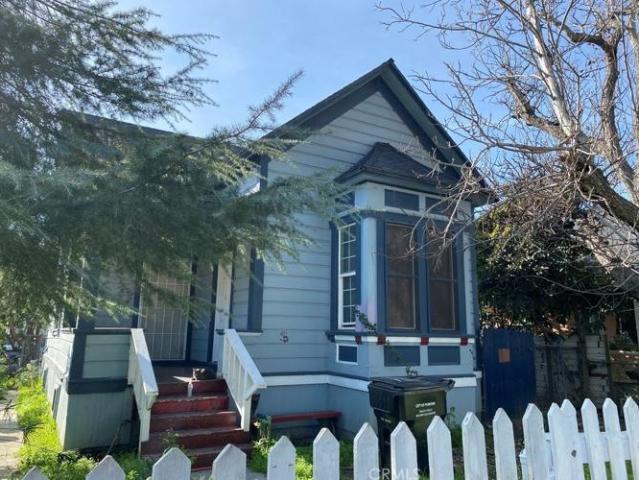 836 W 4th St, Pomona, CA 91766