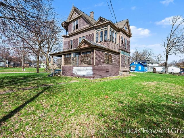 836 West North Street
