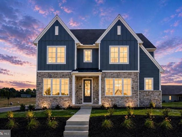 836 Wheatfield Ln, Lebanon, PA 17042