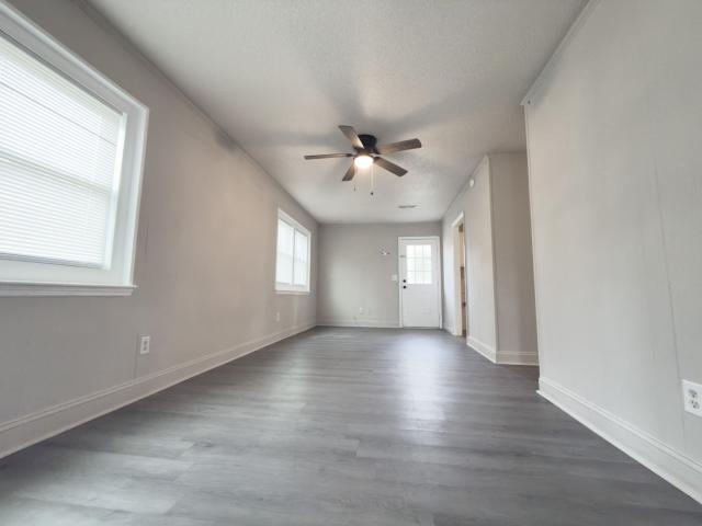 836 White Oak Dr