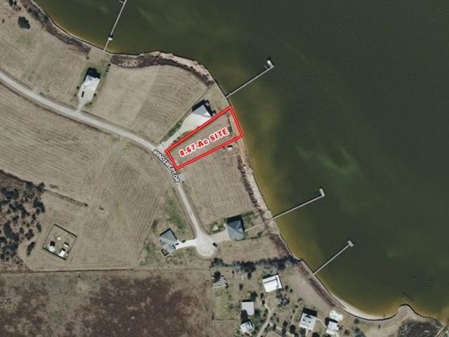 836 Windswept Dr, Port Lavaca, TX 77979