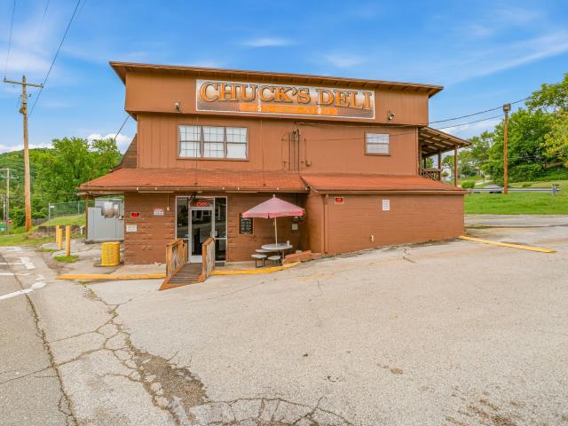 836 Unaka St