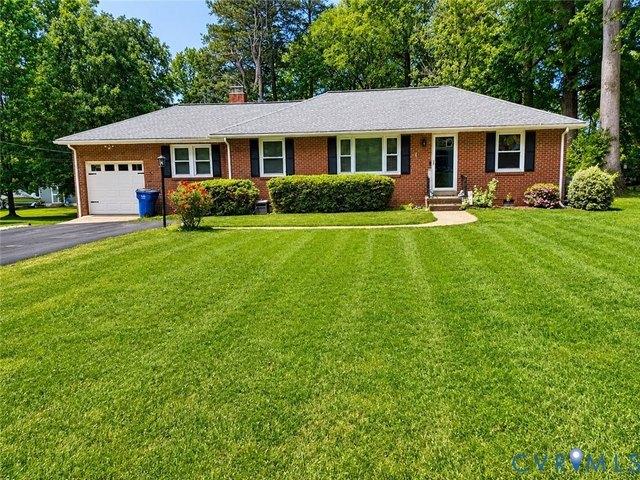 8374 Burnside Dr, Mechanicsville, VA 23116