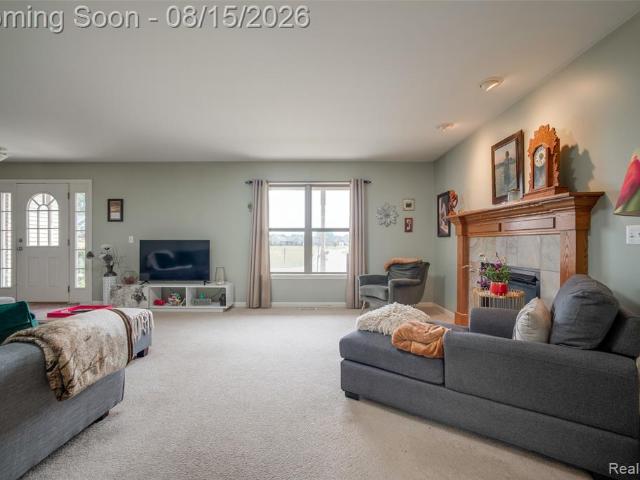 8376 Oak Ridge Drive
