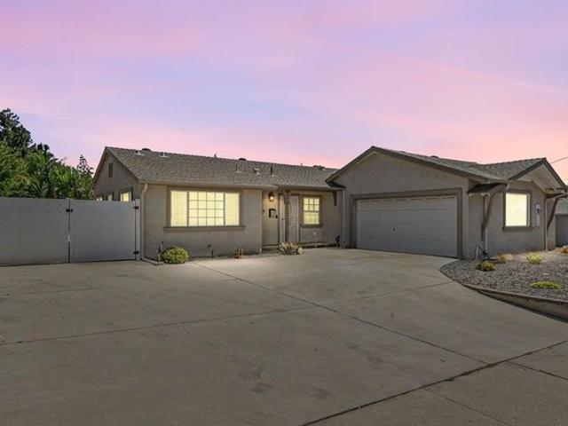 8378 Lake Ashwood Ave, San Diego, CA 92119