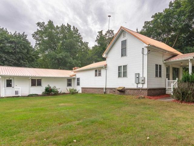 8370 N Lumberjack Rd, Riverdale, MI 48877