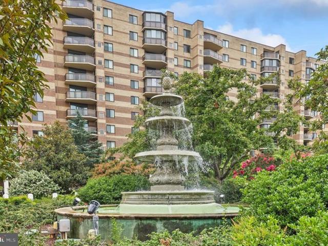 8370 Greensboro Dr Unit 402, McLean, VA 22102