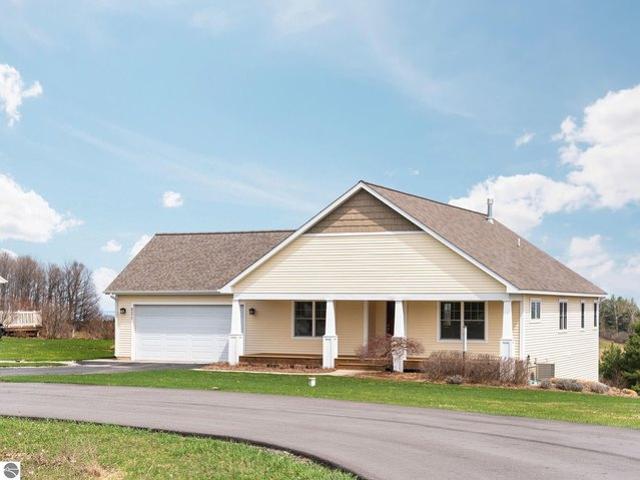 8371 E Boca Vista Trl, Traverse City, MI 49684