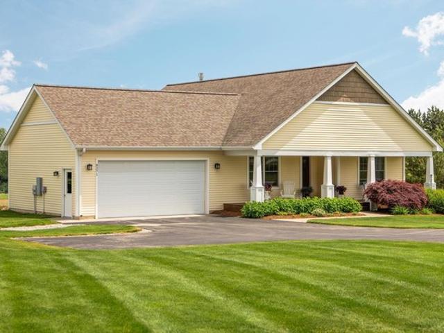 8371 E Boca Vista Trl, Traverse City, MI 49684