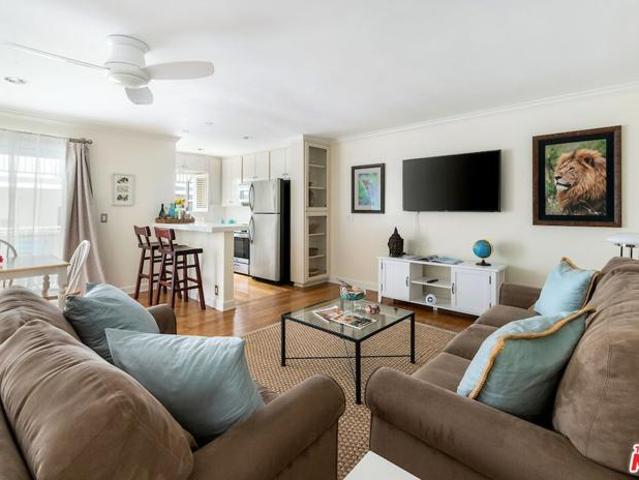 837 10th St #3, Santa Monica, CA 90403