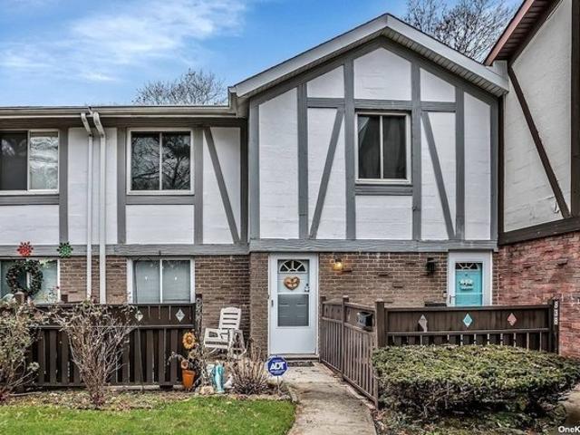 837 Blue Ridge Dr Unit 837, Medford, NY 11763