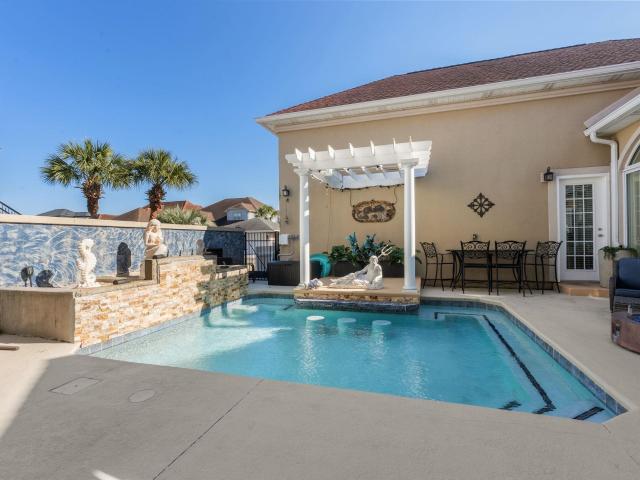 837 Bluffview Dr