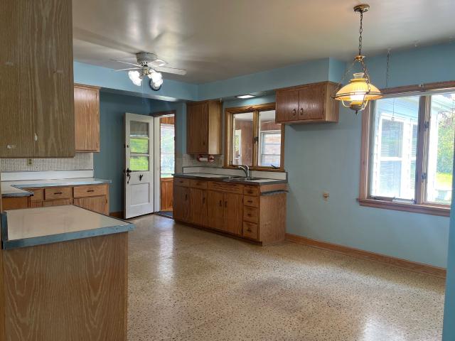 837 E 42ND Street