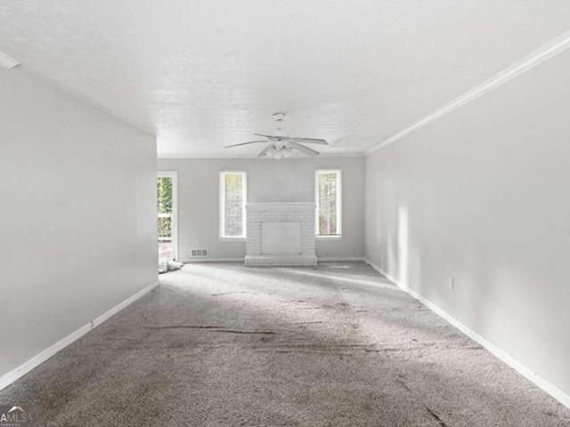 837 Hemingway Rd, Stone Mountain, GA 30088