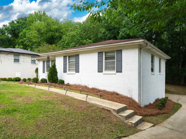837 Hillview Drive