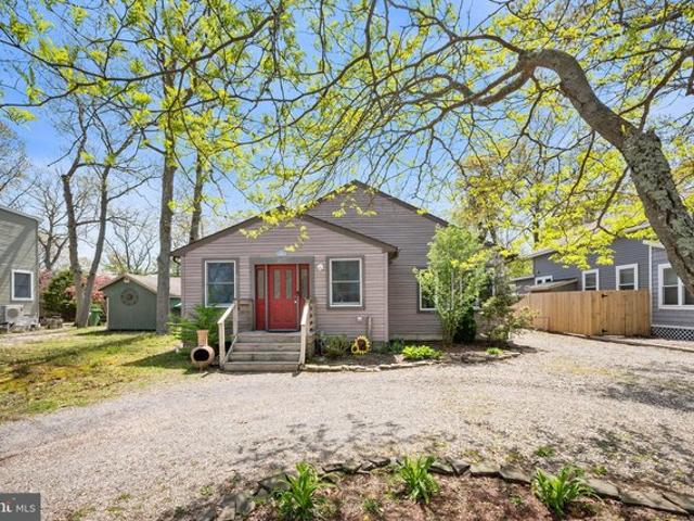 837 Huntington Ave, Pine Beach, NJ 08741