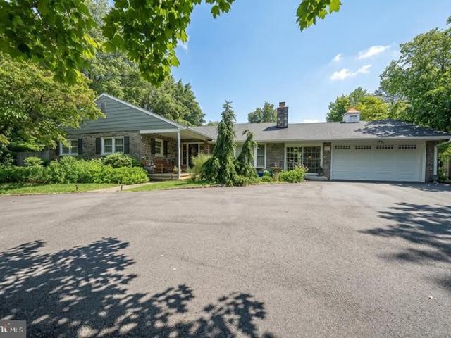 837 S High St, West Chester, PA 19382